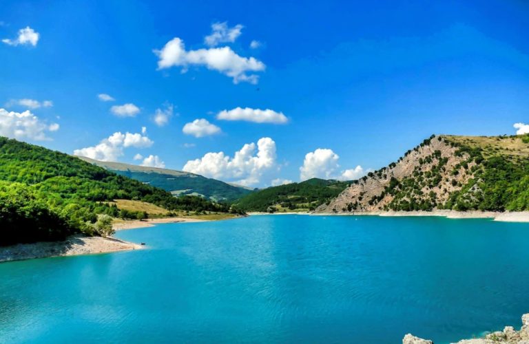 ¿Cuál es el lago más grande del mundo?